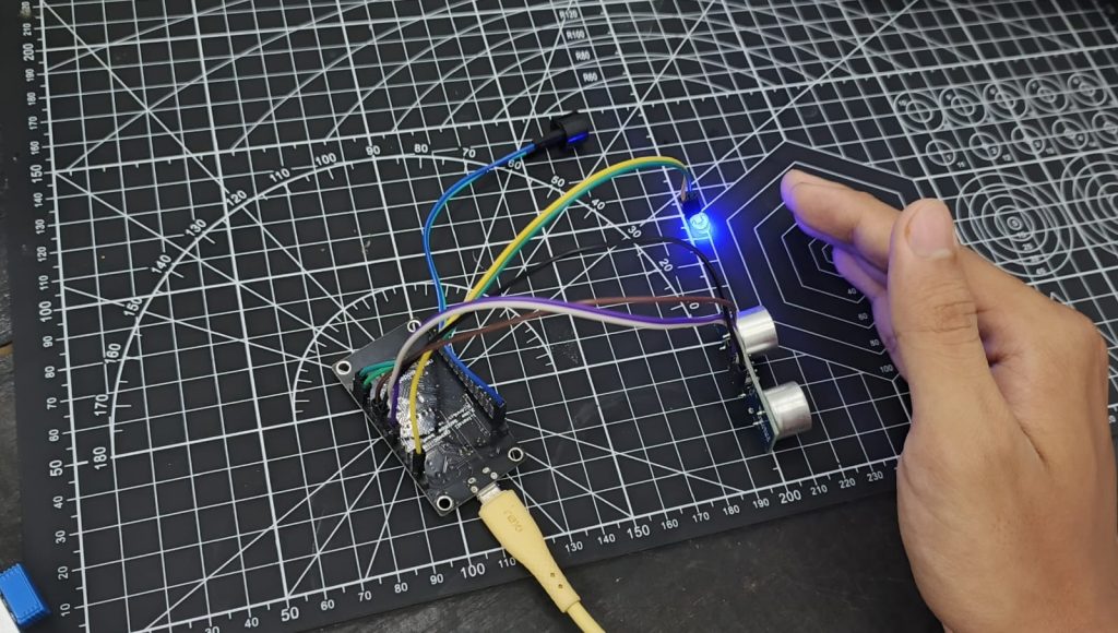 Membuat alat Monitoring Jarak dengan ESP8266 dan Blynk - Labrobotika